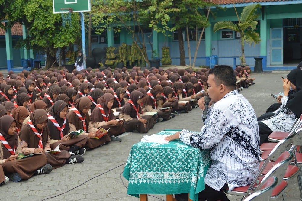 Kegiatan Jum'at Religi