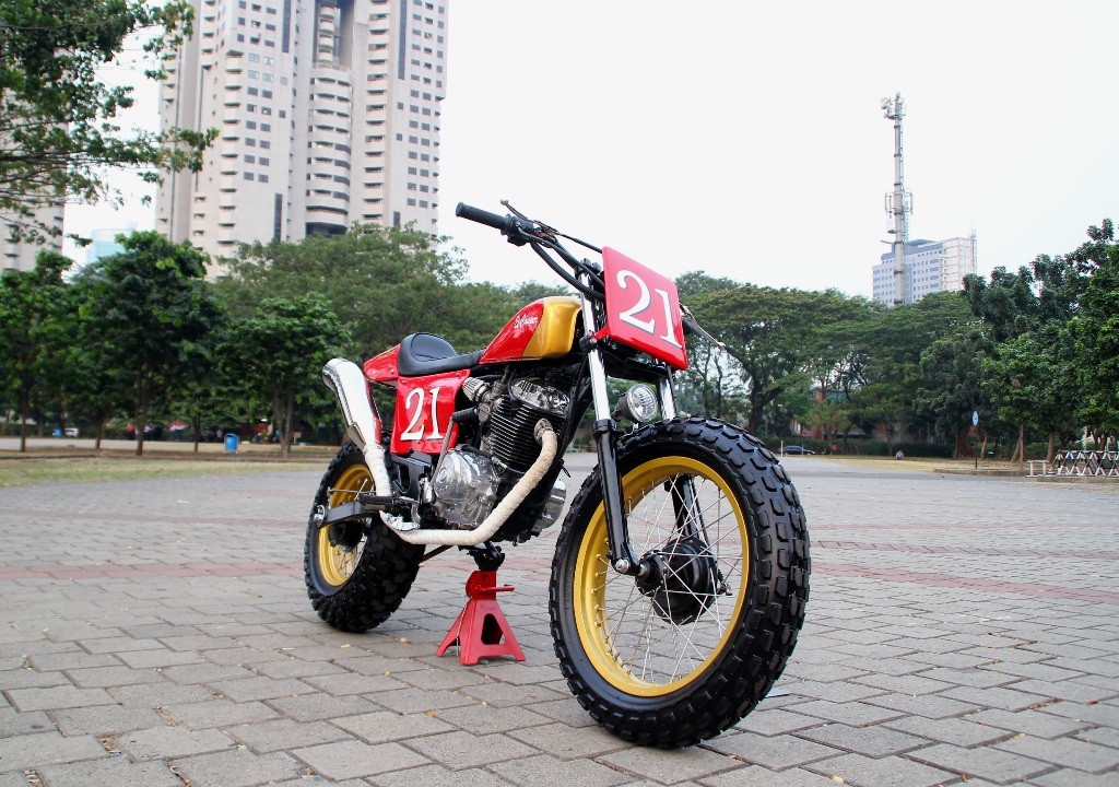 STUDIO MOTOR CUSTOM BIKE: HONDA TIGER '06 - FLAT TRACK STYLE