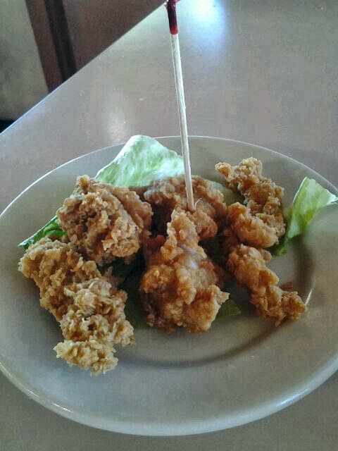 Caimán frito y cangrejos en los Everglades de Florida