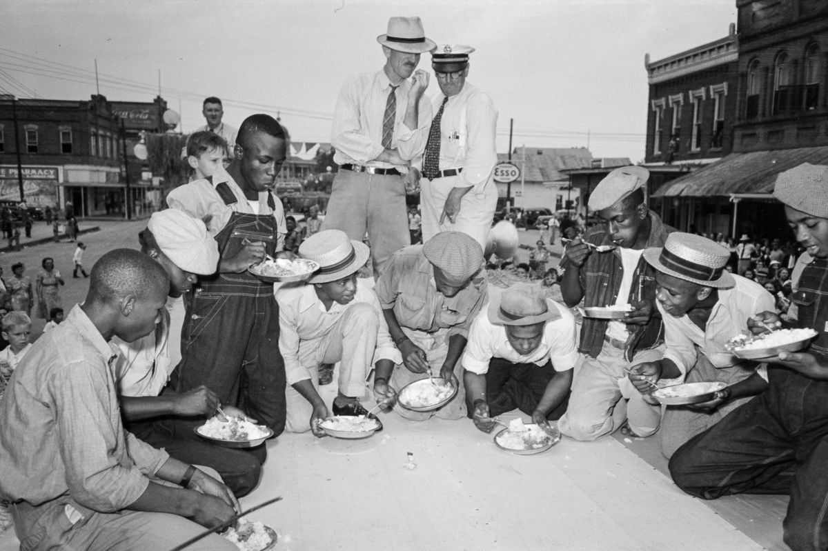 22 Amazing Vintage Photographs That Prove Eating Contests Have Been ...