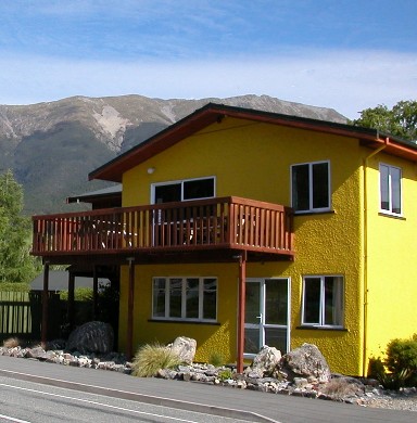 Yellow Homes | thinking yellow