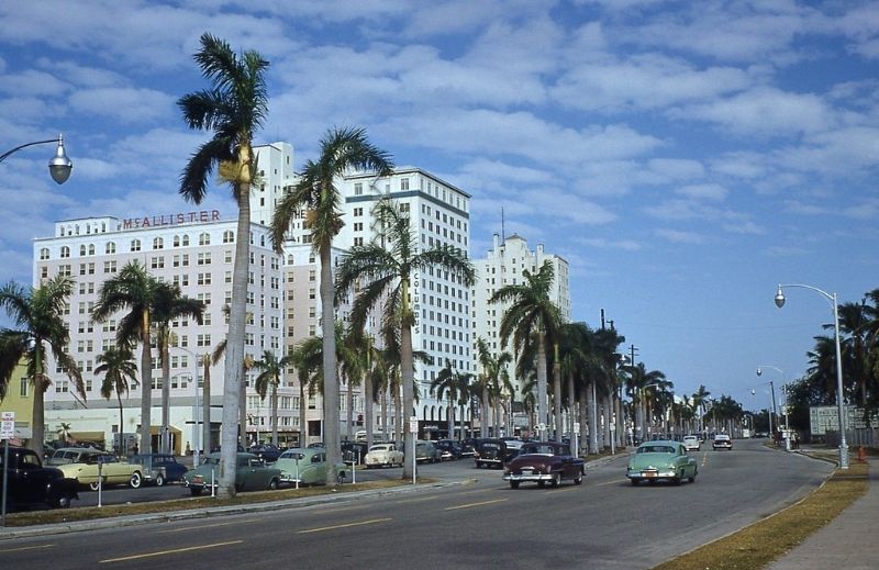 40 Fascinating Color Photos Capture Street Scenes of Miami & Miami ...