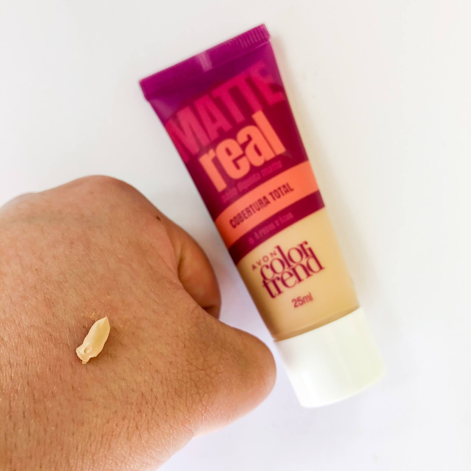 Estação Lilás: Resenha: Base Real Matte da Avon