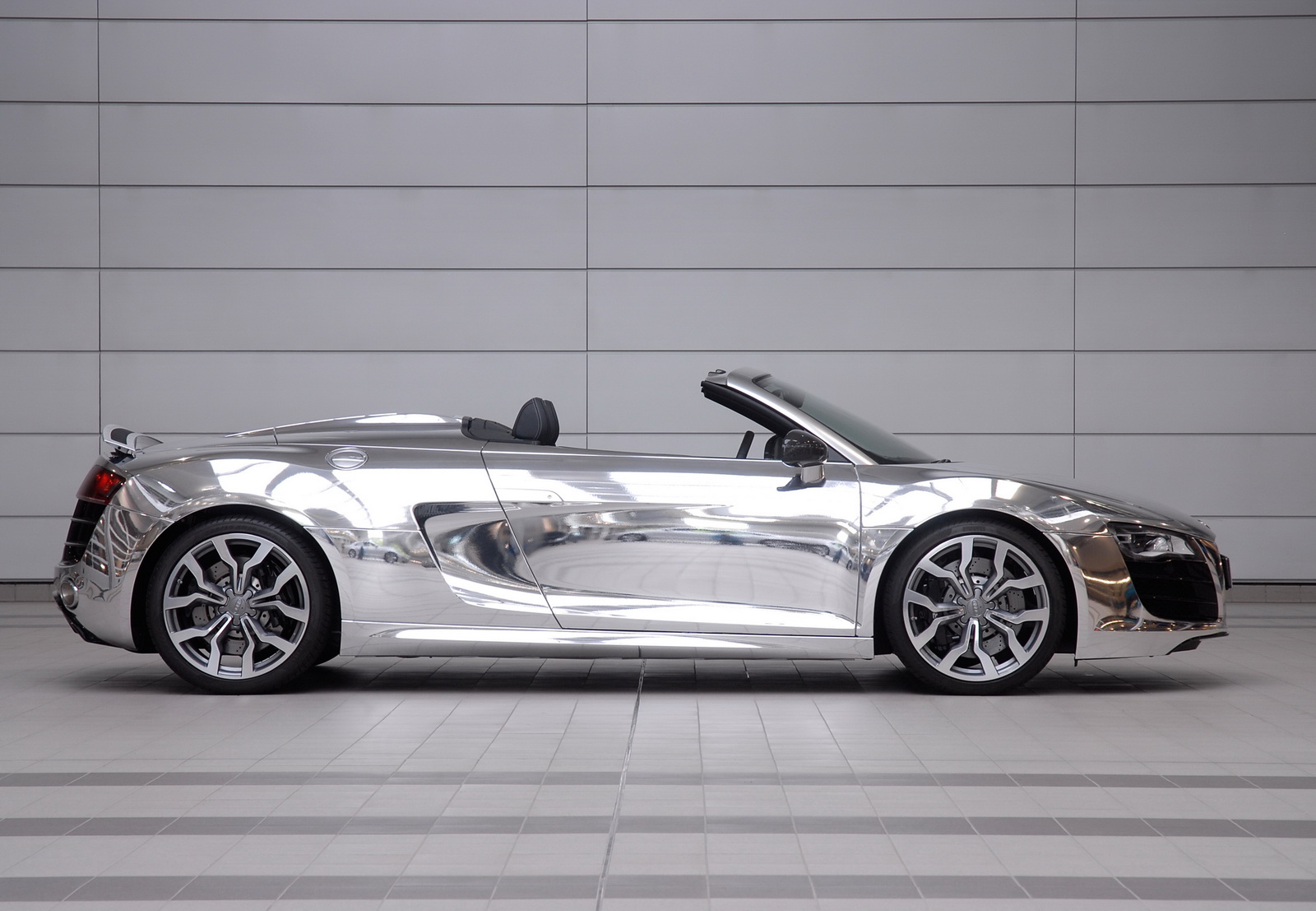 Audi R8 Spyder - Chrome Edition