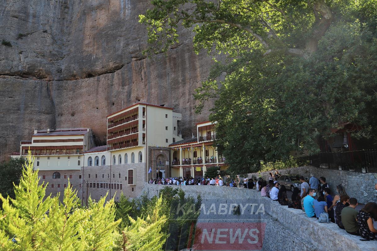 ΜΕΓΑ ΣΠΗΛΑΙΟ: Εκατοντάδες πιστοί στην γιορτή της Παναγίας ...