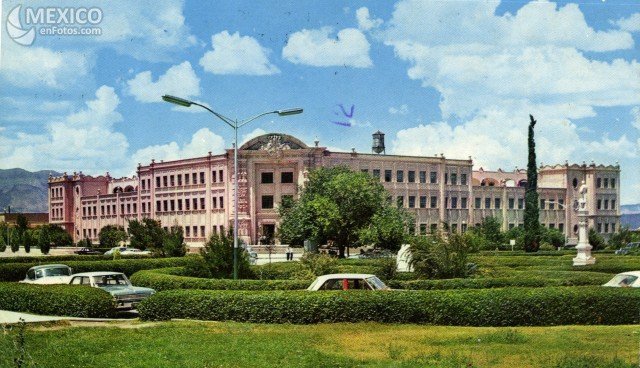 Conoce Saltillo: El Tec visto desde los jardines del Ateneo