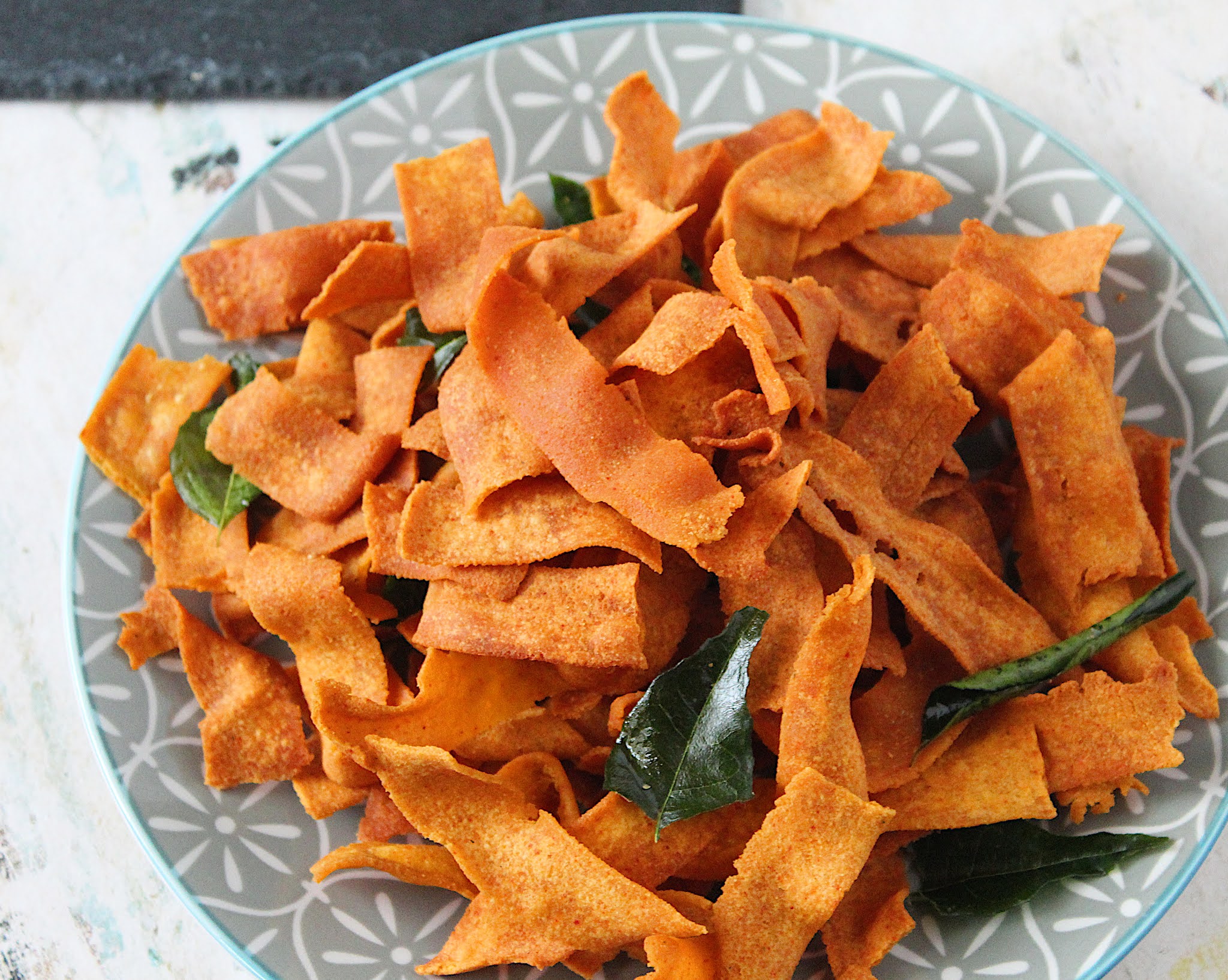 Pakkavada- Ribbon Pakoda- Kerala Snack Recipe