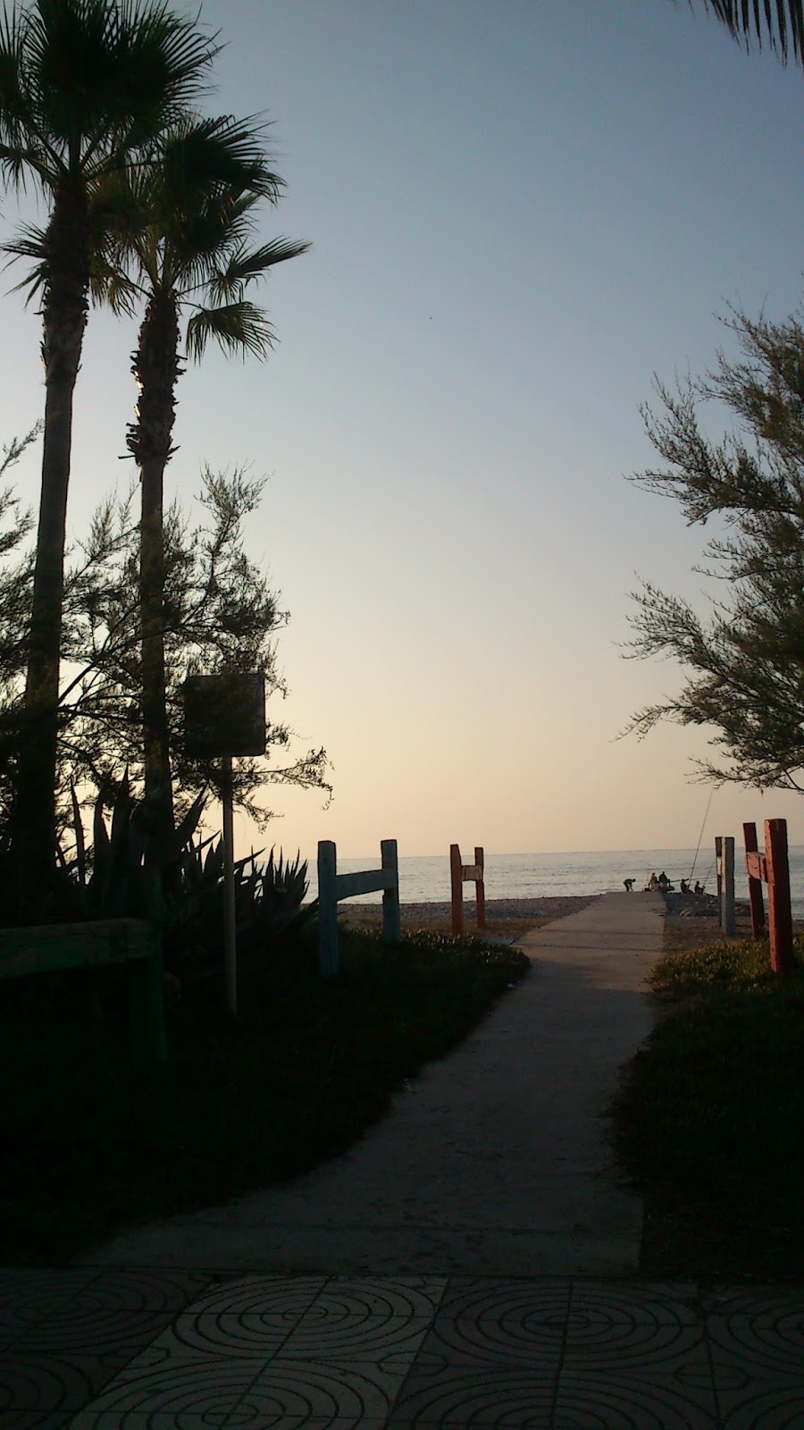 MONCOFA SUS PLAYAS Y TURISMO: Caminamos del sur al norte, por la playa ...