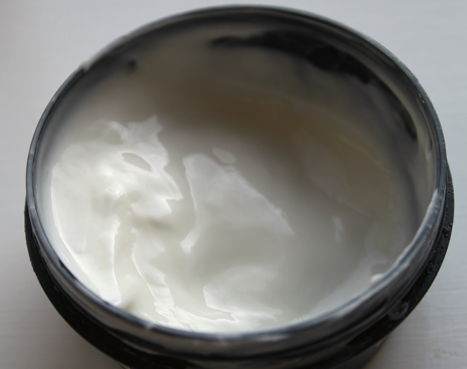 tinycattin: Lush's 'Vanishing Cream'.