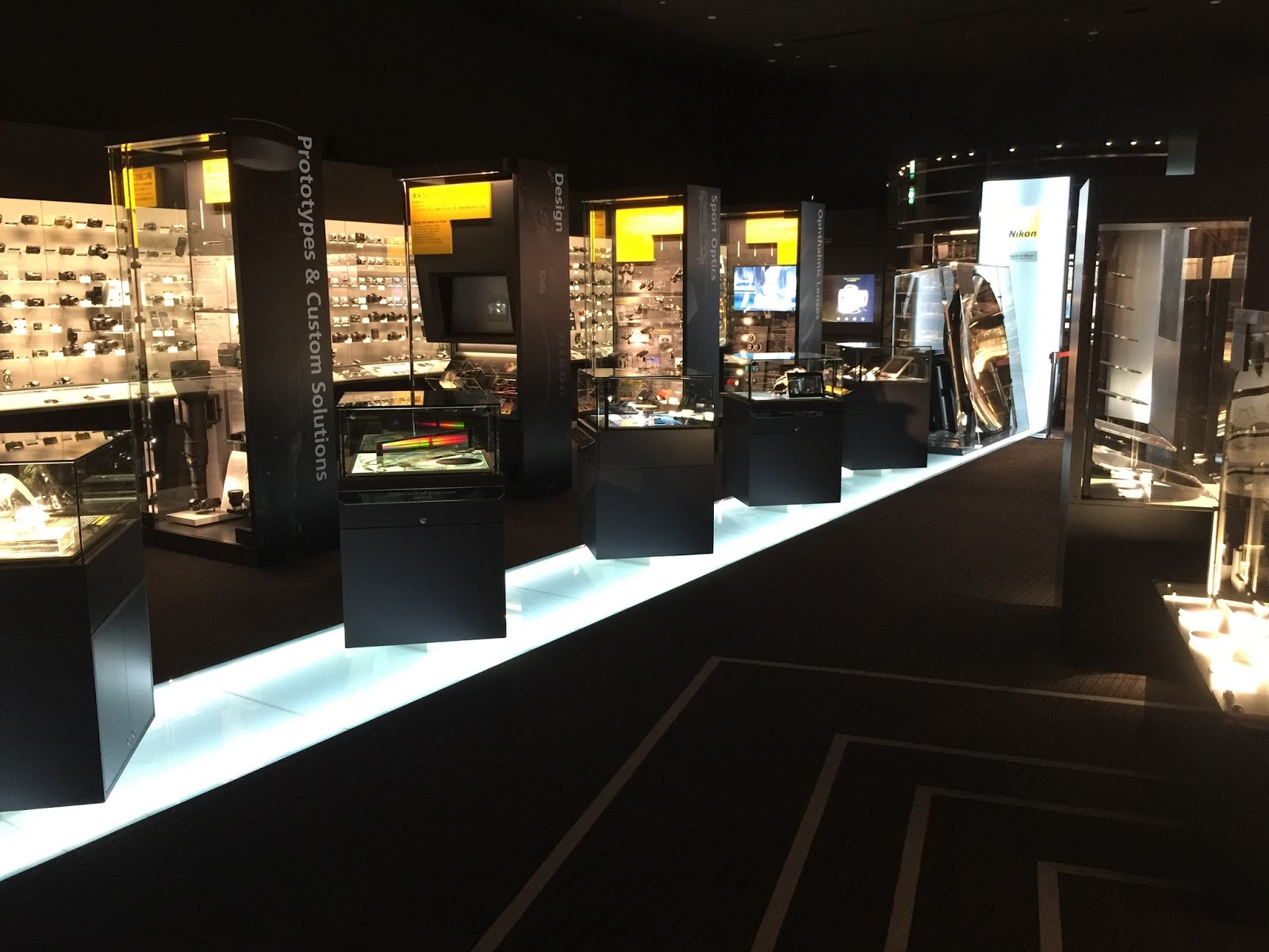 Piccolo Museo: Museum Review : Sprit of Nikon: Nikon Museum / Sprit of ...