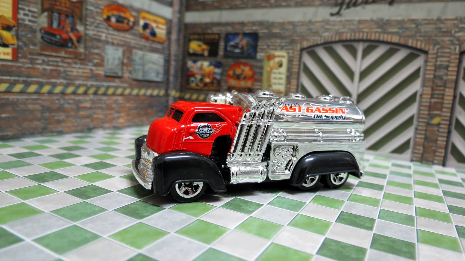 Garagem Hot Wheels: Fast Gassin'