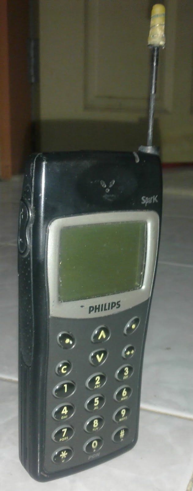 TRG5353...: Telefon Bimbit Pertama..