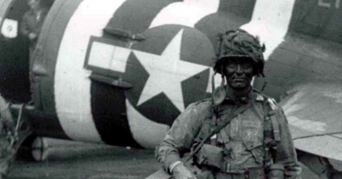 World War II Pictures In Details: American Paratrooper Before D-Day