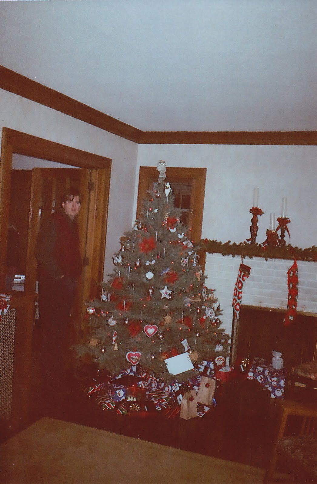 Christmas Memories: Christmas 1993 - Mom's Tree