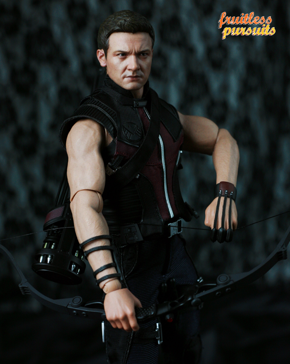 Fruitless Pursuits: Review: Hot Toys Hawkeye - The Avengers!