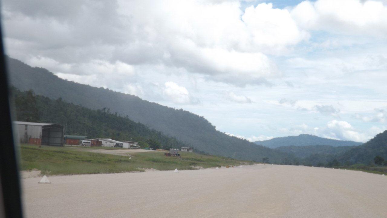 Malum Nalu: Pictures of a flight between Tabubil and Port Moresby