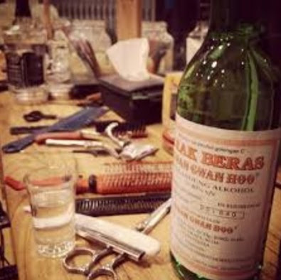 Arak, Minuman Khas Bali sebagai sarana upacara dan minuman yang banyak ...