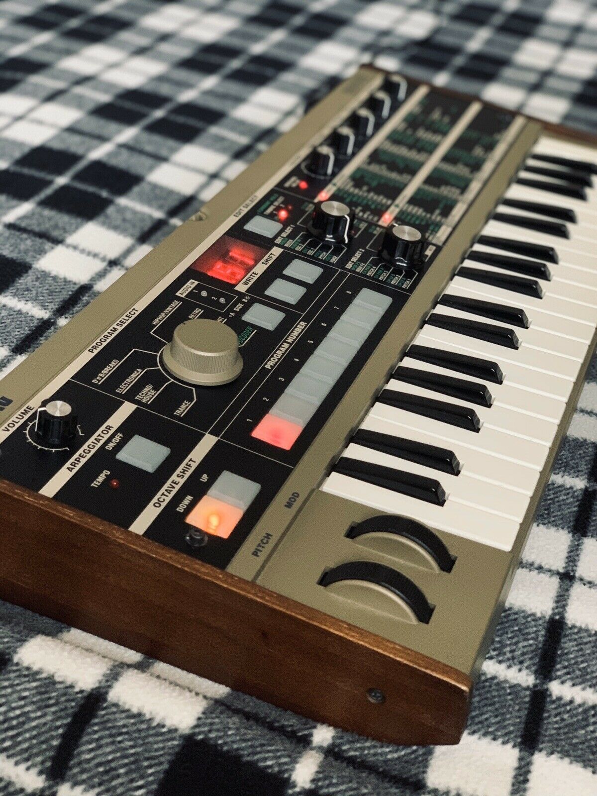 MATRIXSYNTH: MicroKORG Synthesizer Vocoder