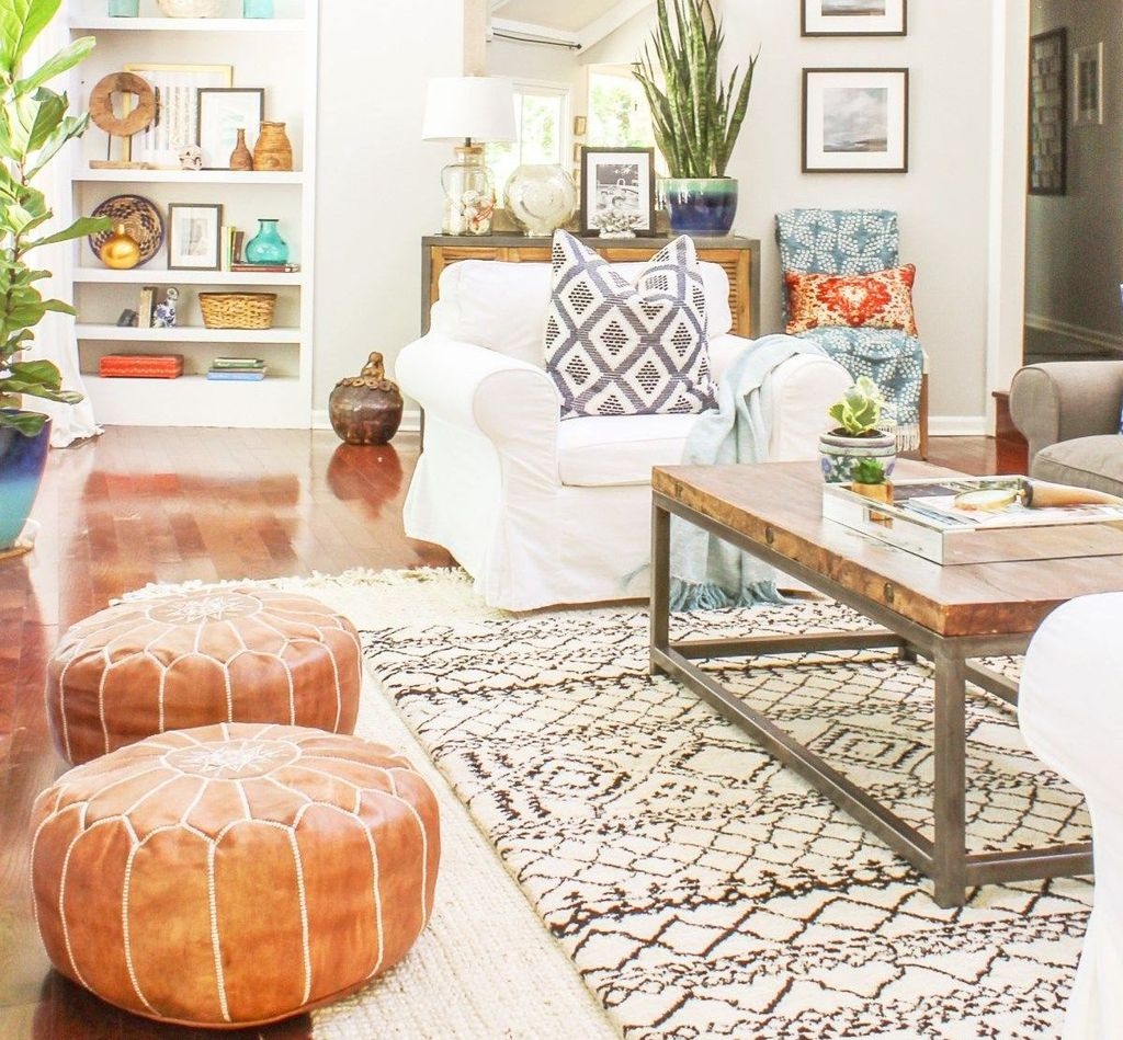 30+ Gorgeous Decorative Rugs Ideas For Living Room