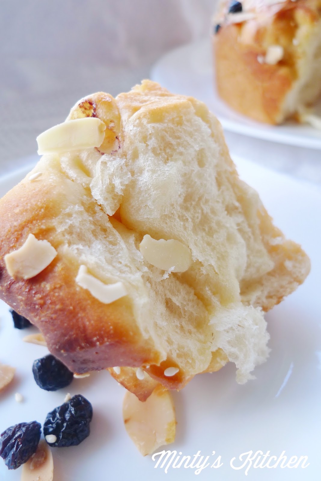 Minty's Kitchen: Japanese Cream Pull-Apart Bread