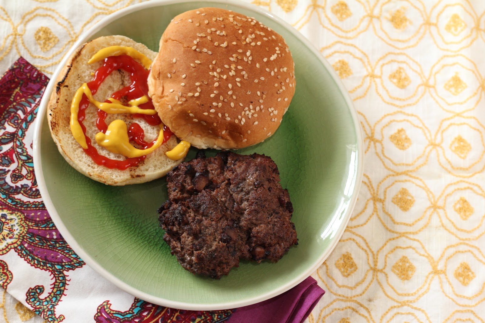Dalia's Delights: Beef and Black Bean Burgers