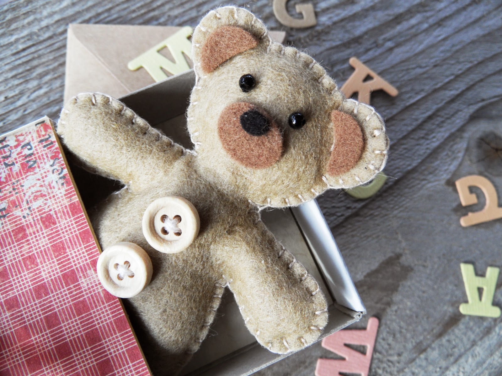 Marianne's beren: Cadeau beer / Kiekeboe beer