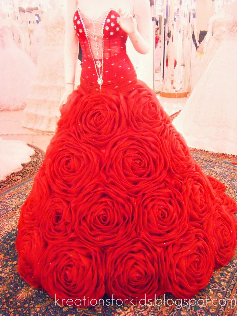 Gambar Model Gaun Wanita Terbaru | Fashion Terbaru