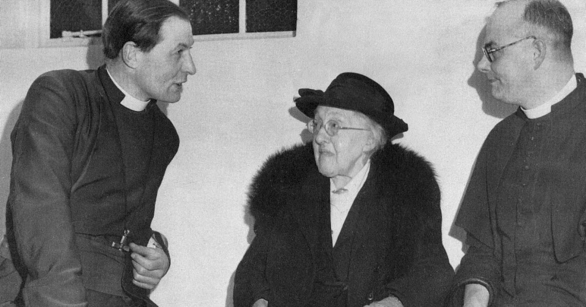 A HISTORY OF FEATHERSTONE 1950s: 1952