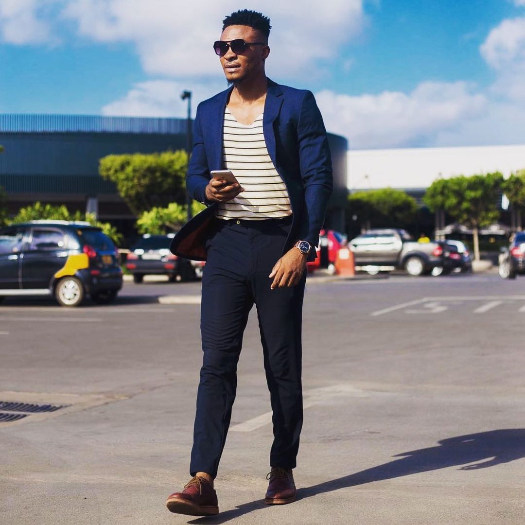 Height : How tall is Qwasi Blay Jnr? Quasi Blay Jr. is 6"3 feet tall.