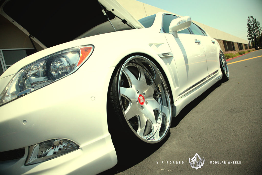 Motor Roar: Hottest Lexus Collection - VIP Modular Wheels