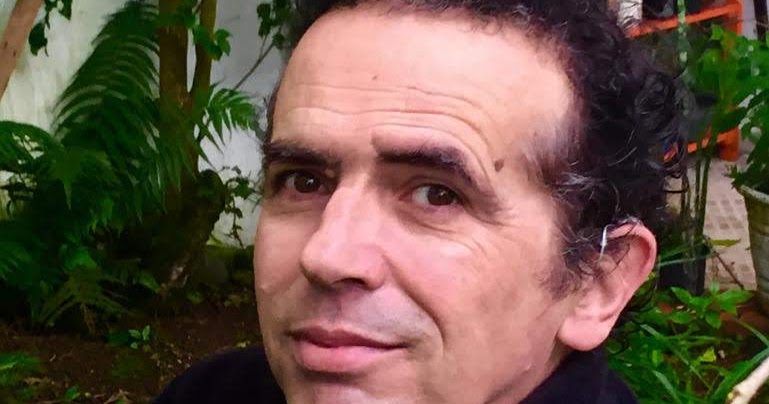 Roberto Prado lança obra de Amplo Espectro na Biblioteca Pública do Paraná