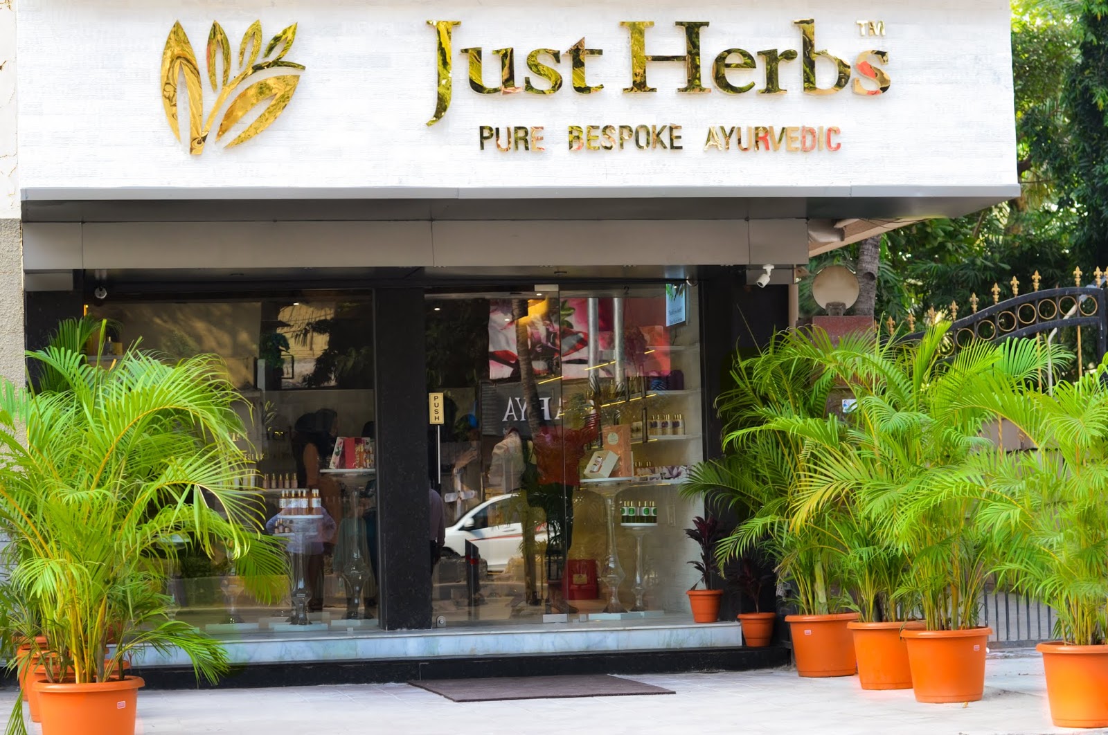 Luxury Ayurvedic beauty brand "Just Herbs" opened new store in Mumbai