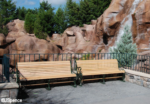 The Happiest Blog on Earth: Best Benches in Walt Disney World