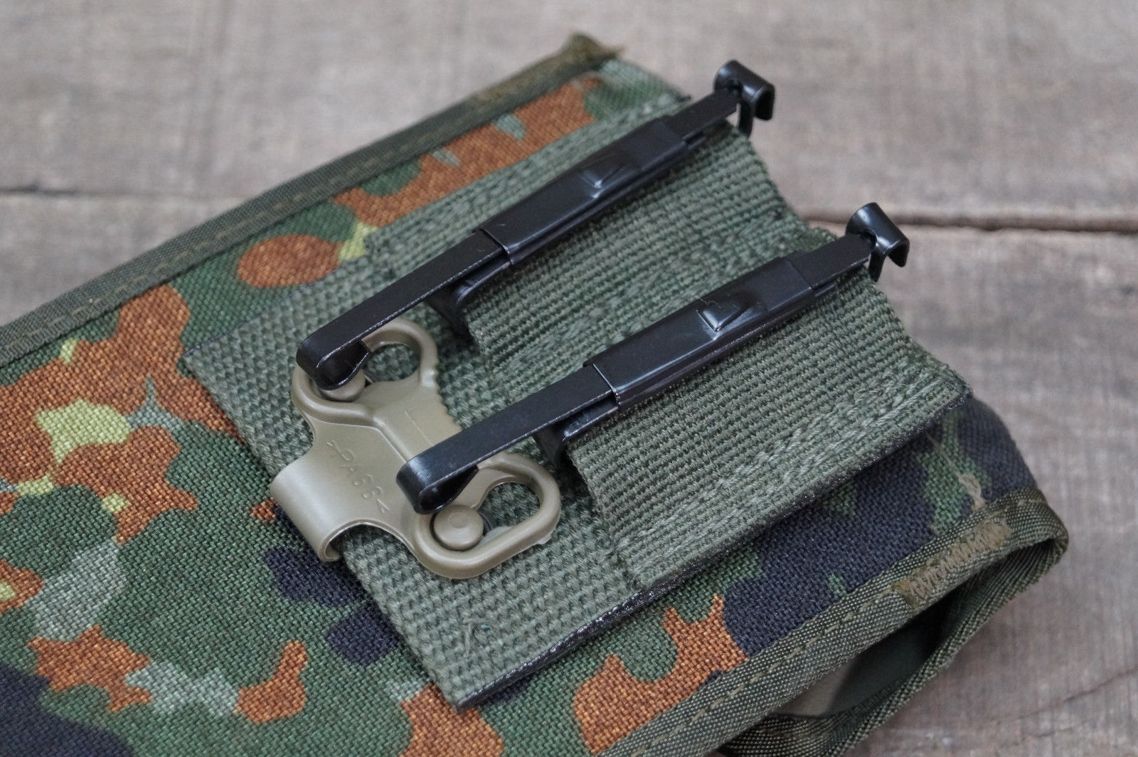 Webbingbabel: German Army UZI (MP2) Mag Pouch Flecktarn