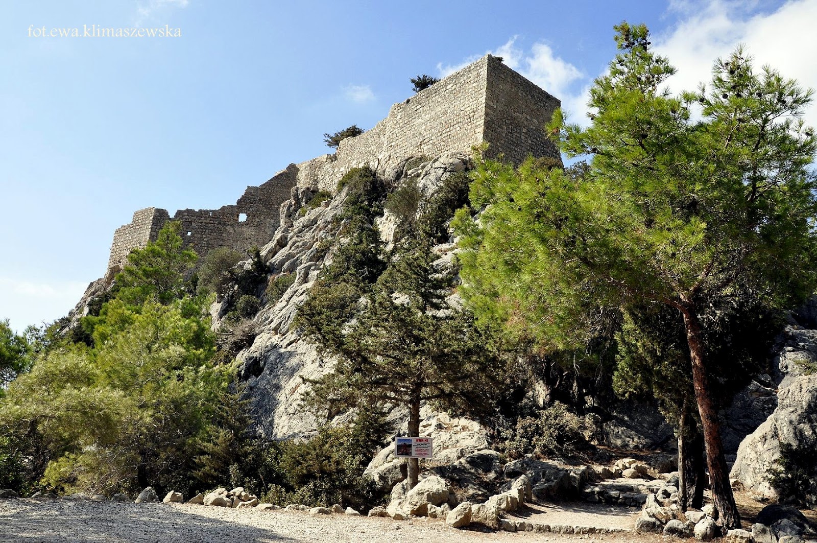 Naprzeciw SZCZĘŚCIU: Rodos - ruiny zamku Monolithos
