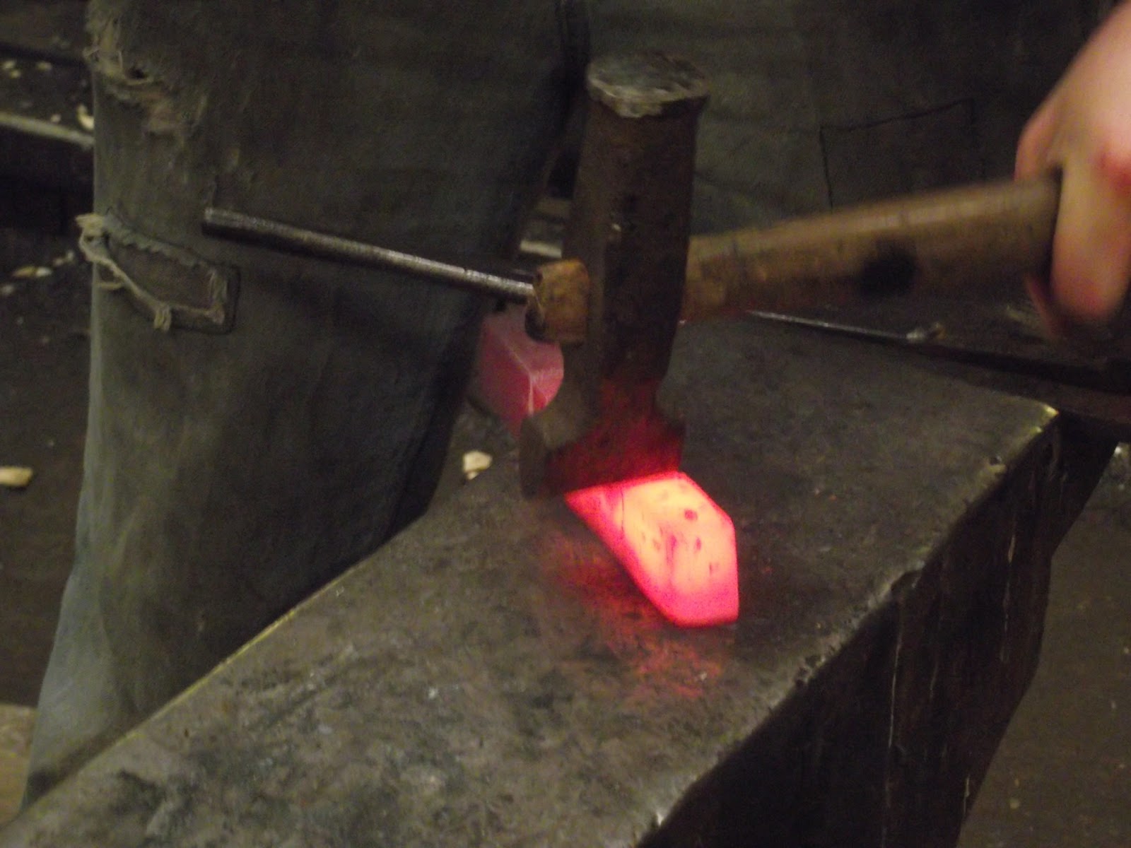 The New Hearth: Grosse Messer