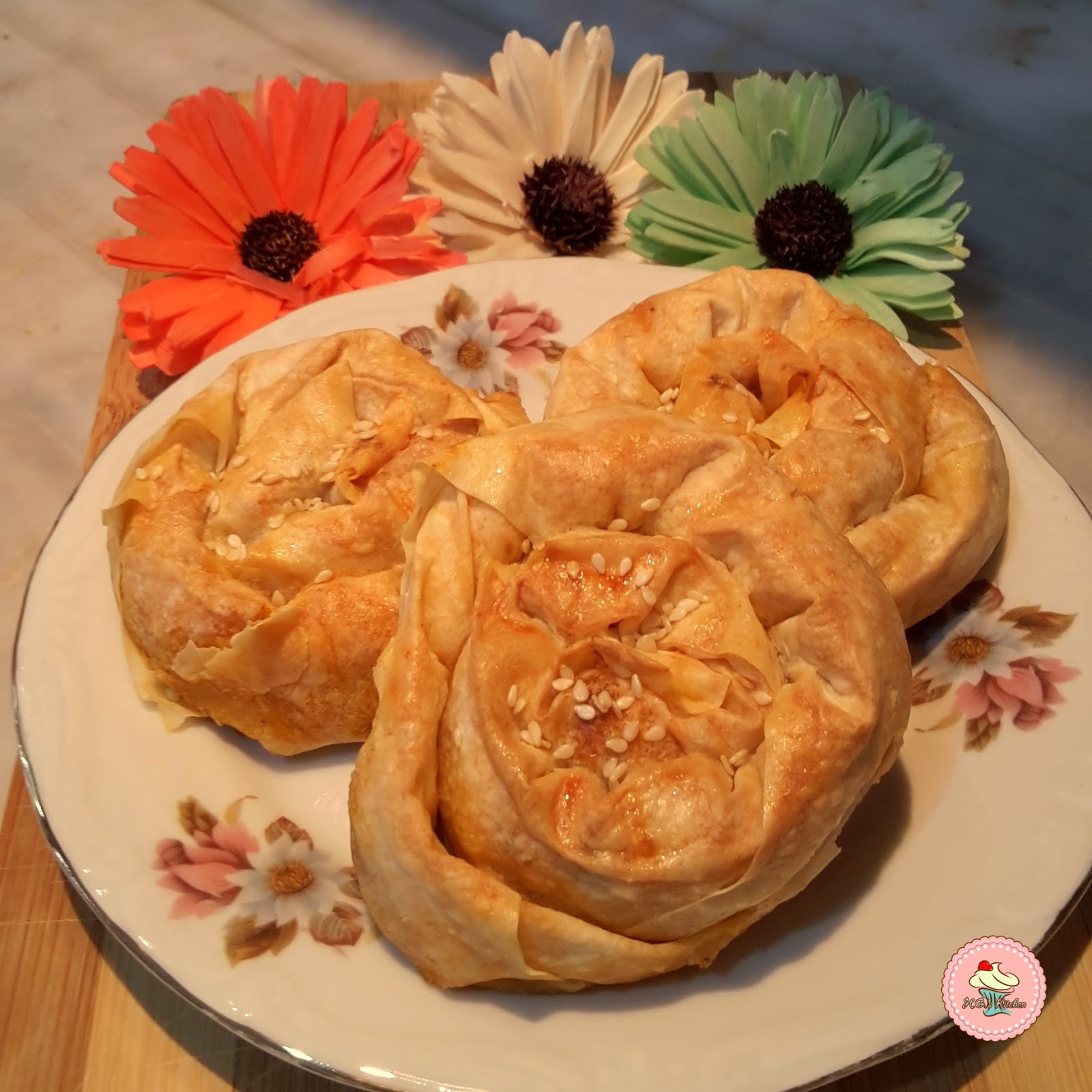 KIYMALI GÜL BÖREGI ~ H.G.'s Kitchen