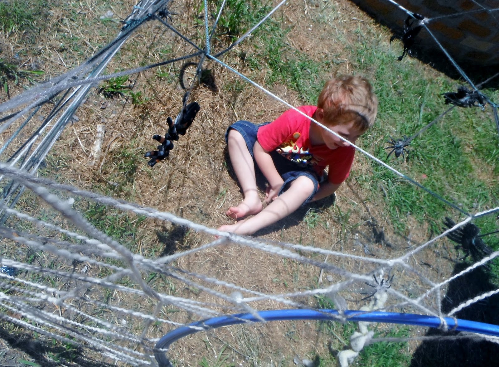 Adventures at home with Mum: Outdoor Play - The Spider Cave Maze