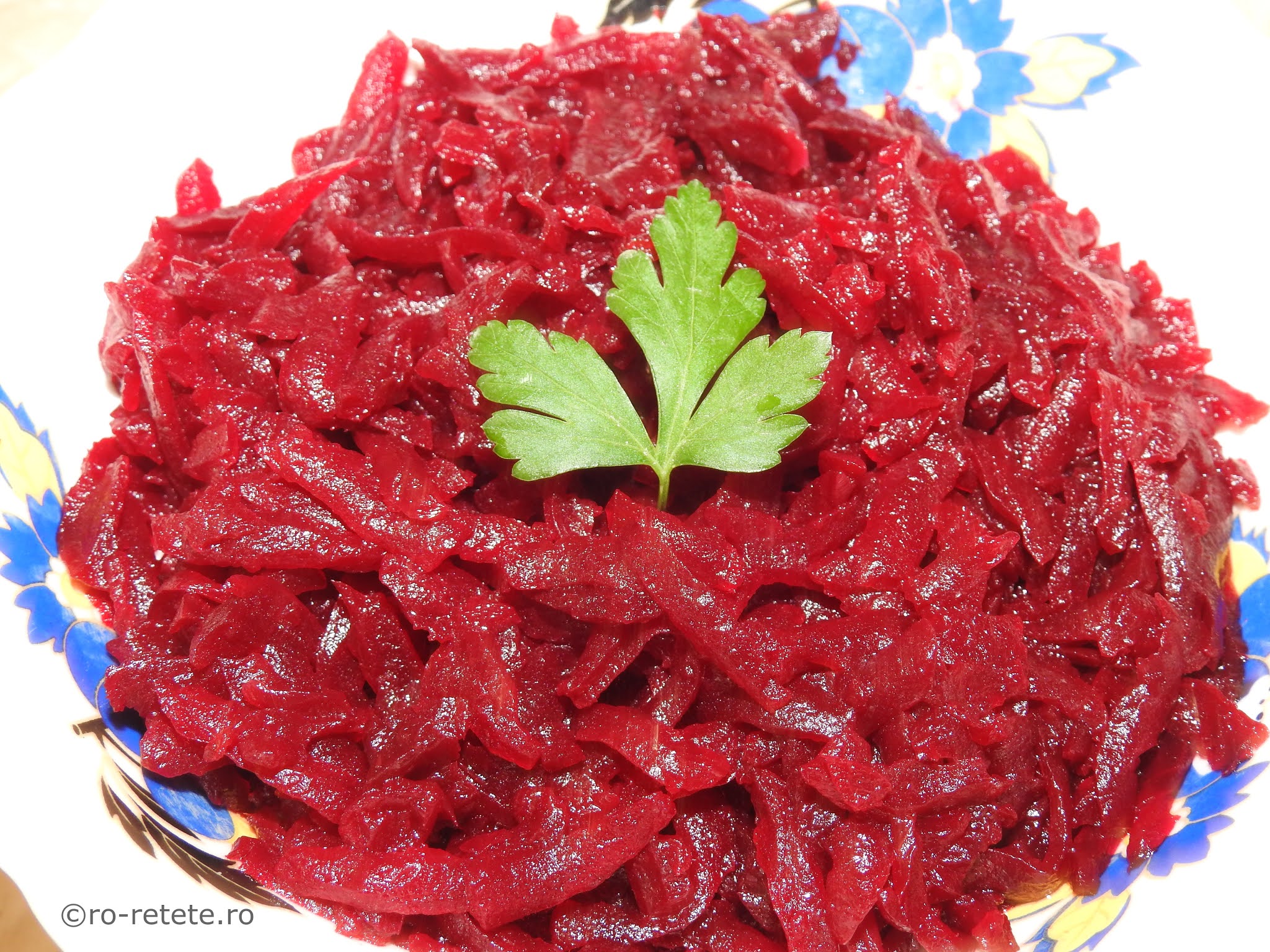 Salata de sfecla rosie reteta | RO-Retete.ro