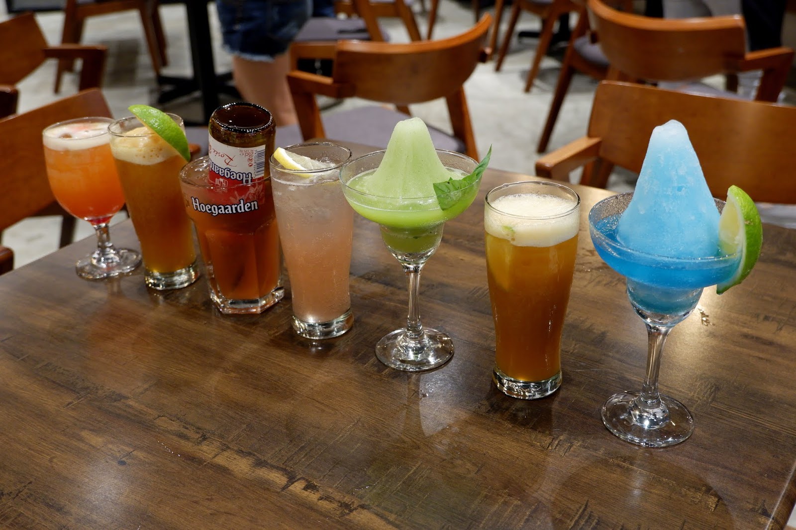 Sand Under My Feet: Varra Restobar - San Juan's New It Place