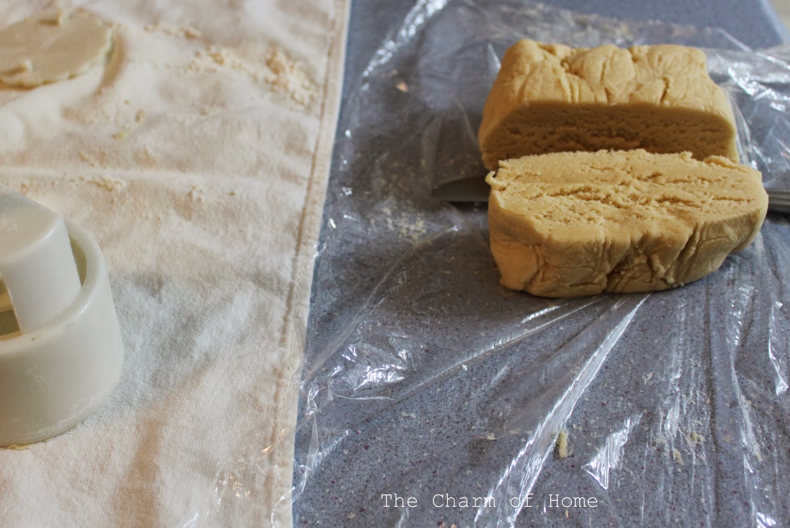 The Charm of Home: Making Cookies with a Mold (Sugar Coookies)
