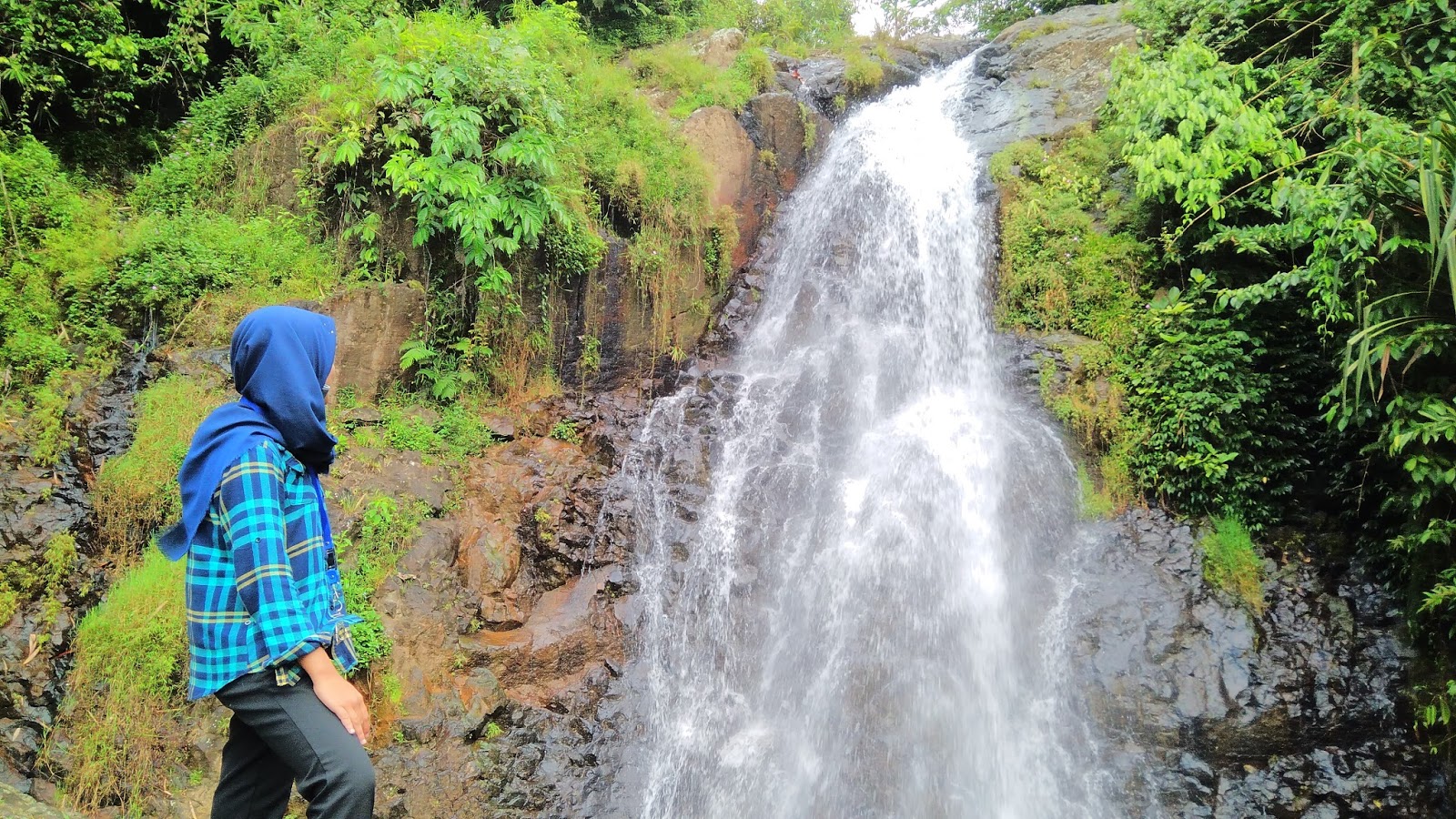 Curug Cikoneng Leuwiliang Bogor Travegor