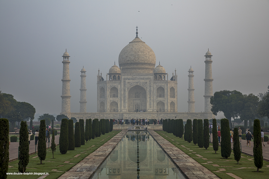 The Concrete Paparazzi: Taj Mahal by Moonlight: A Magical Experience