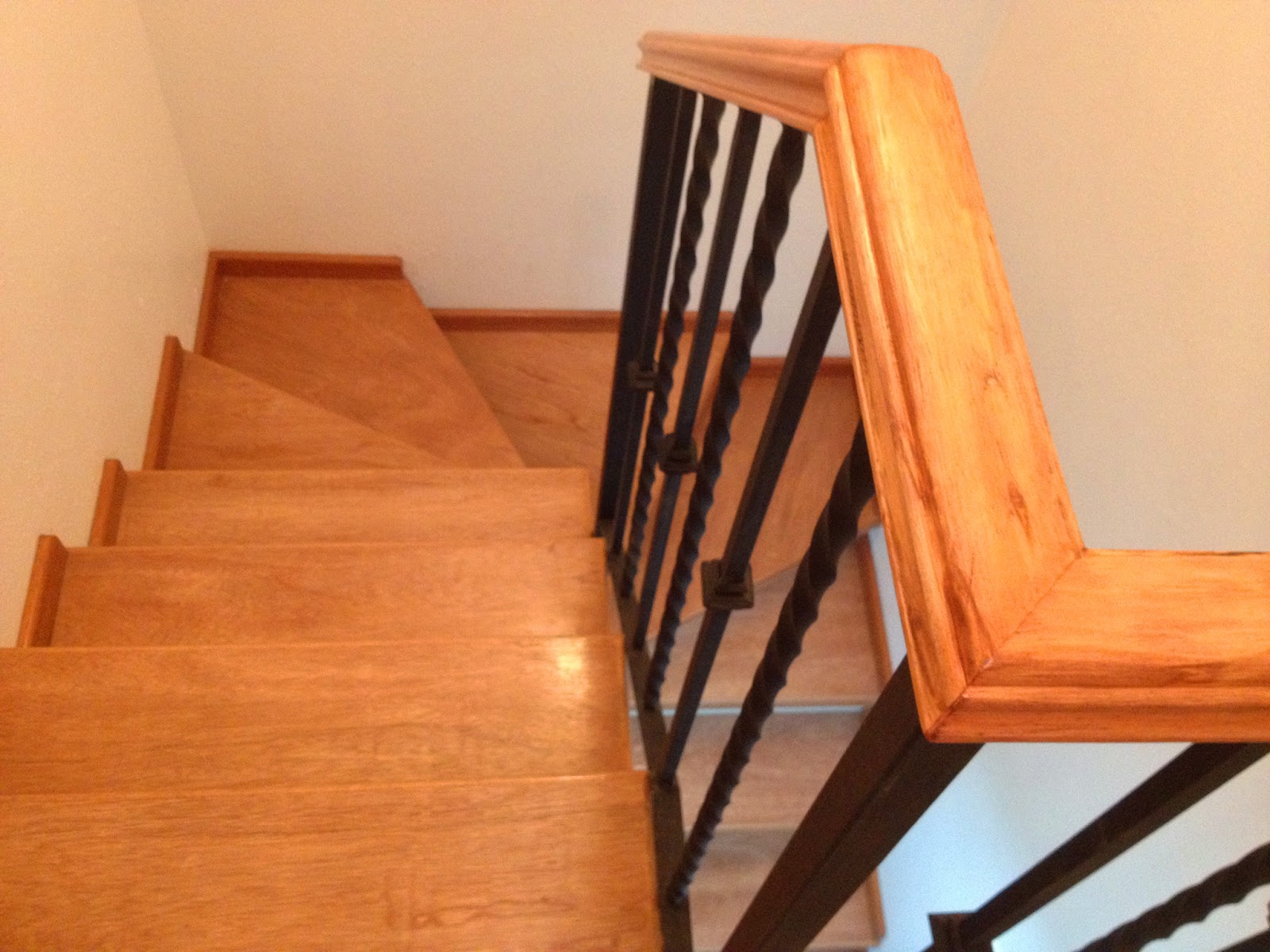 Barandales de herrería y escaleras de madera. | Diseño y decoración de ...