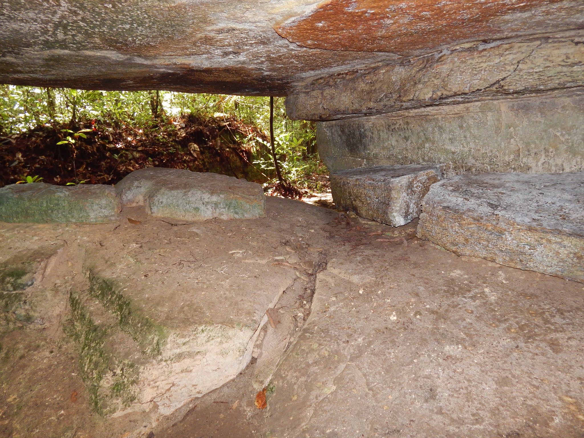 trilha dos invisíveis : Grutas de Madadá - AM