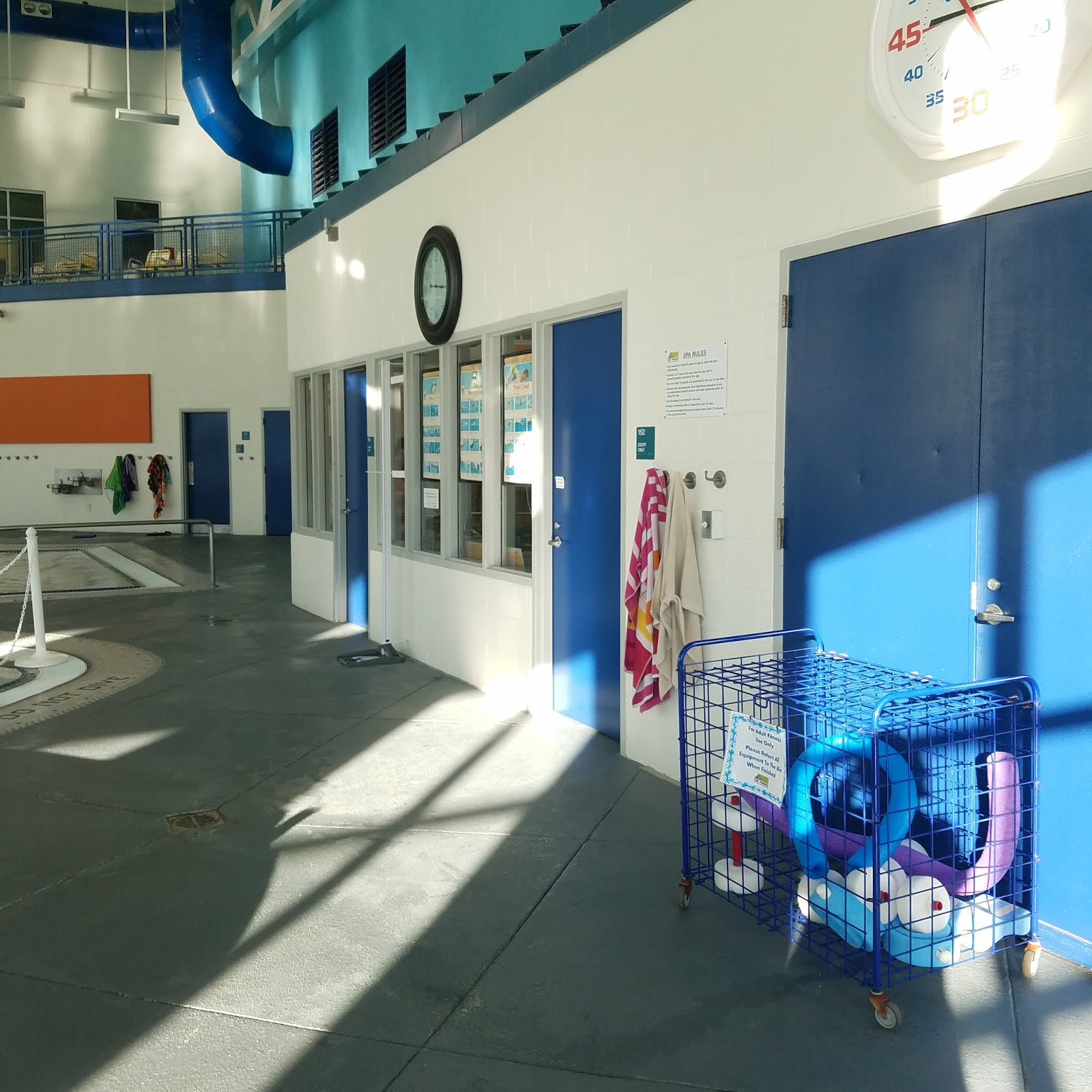 Play St. Louis: Ballwin Pointe Indoor Pool, Ballwin