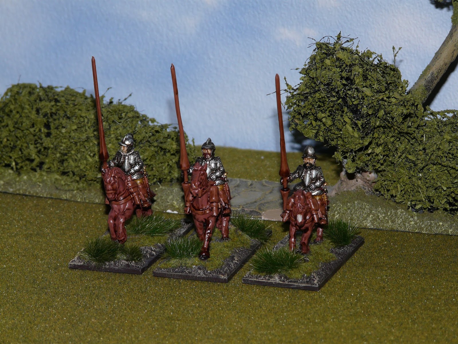 English Demi Lancers – Thoroughbreds and Ponys….. – 2T-News