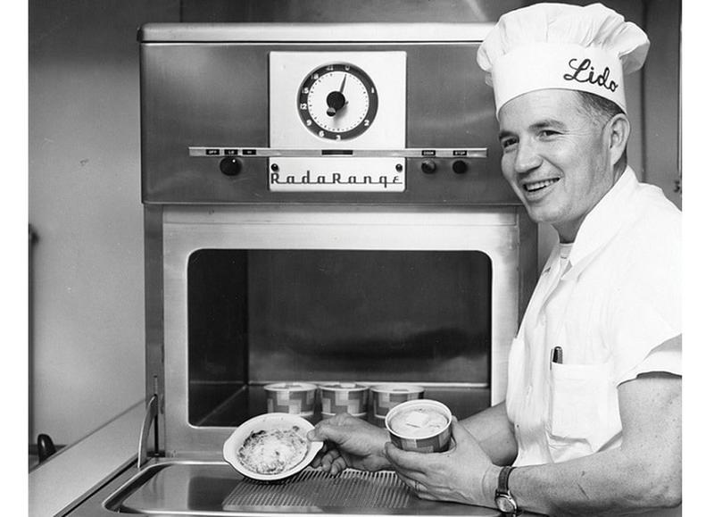 Realm Of Retro : Early commercial microwave oven