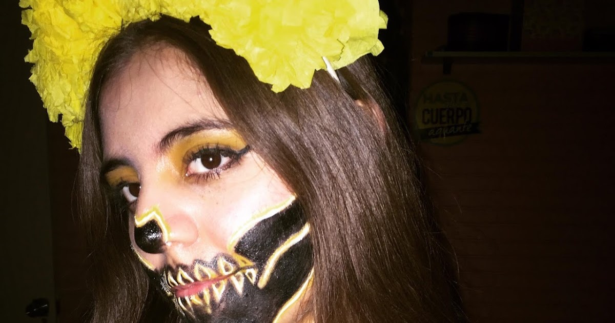 Una catrina 💀 mexicana 🌵 coloreada de amarillo 💛