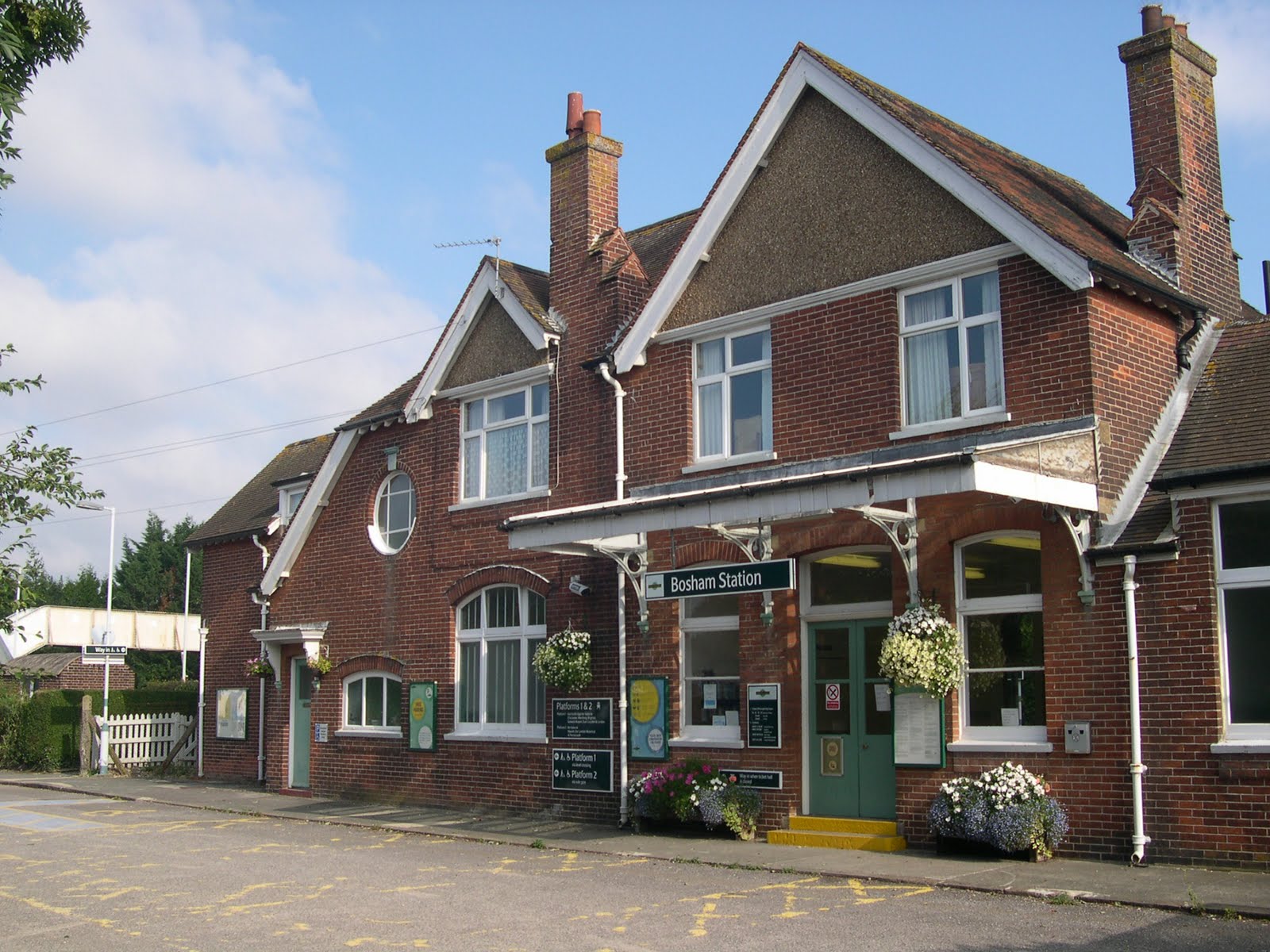 St. Anley the Incandescent: More about trains ...